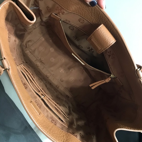 Tory Burch | Bags | Tory Burch Tan Tote | Poshmark